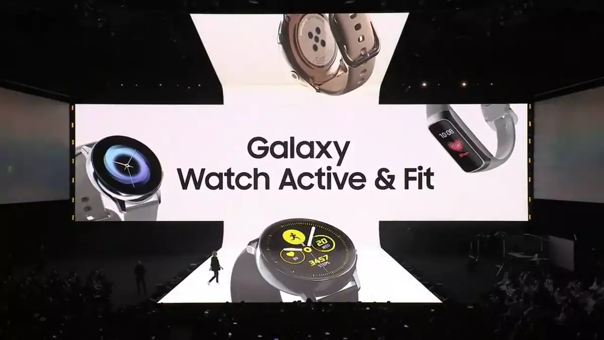 Galaxy Watch a Dyfeisiau Ffit