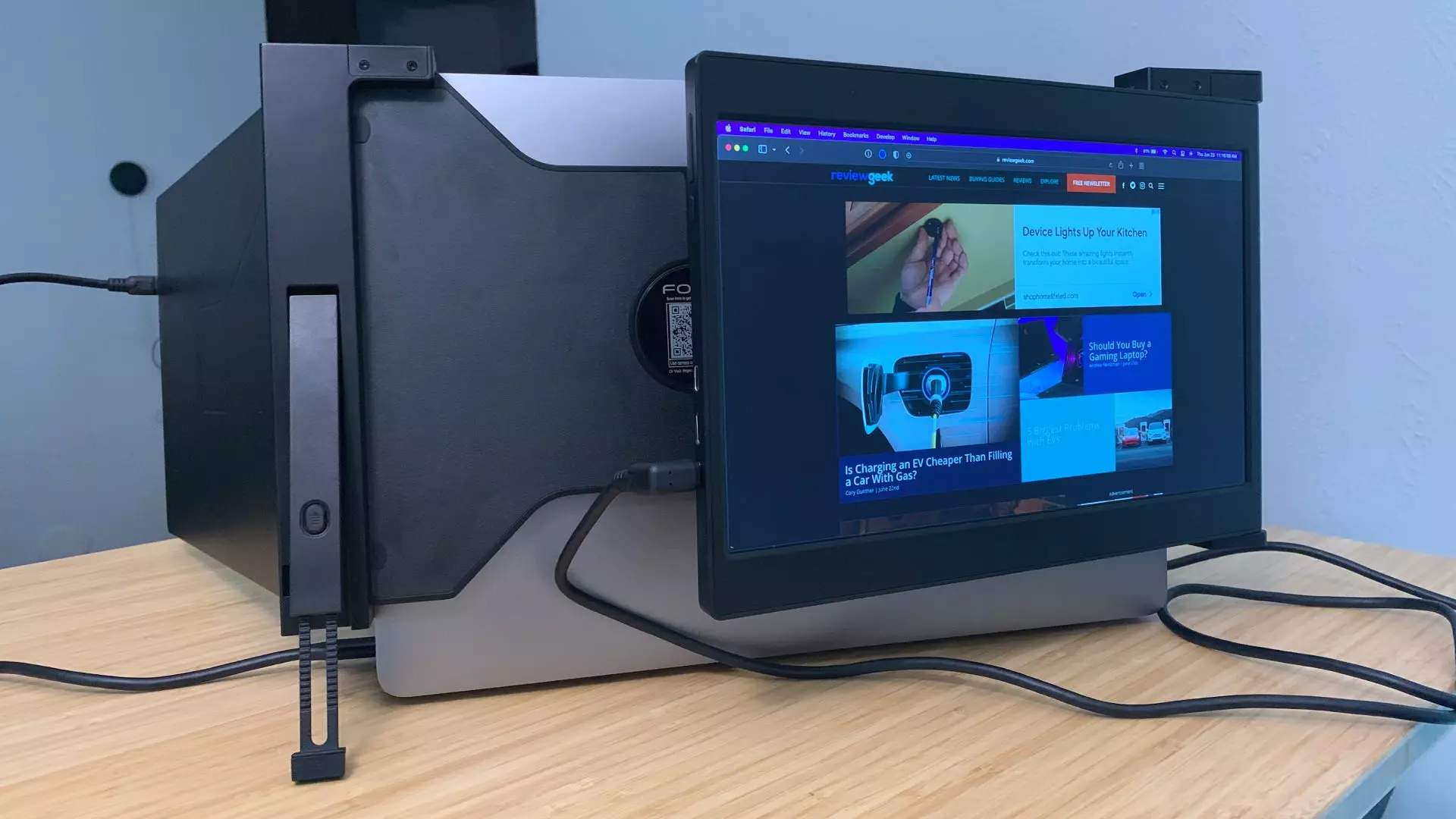 Fopo ट्रिपल लैपटॉप स्क्रीन एक्सटेंडर पूर्ण रोटेशन पर बाईं स्क्रीन के साथ