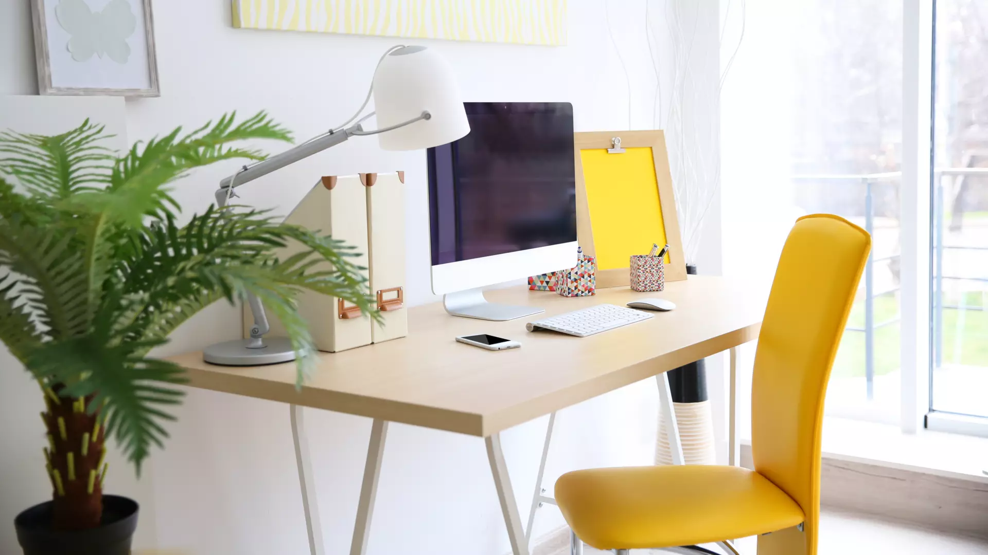 Vše, co skutečně potřebujete ve své první domácí kanceláři