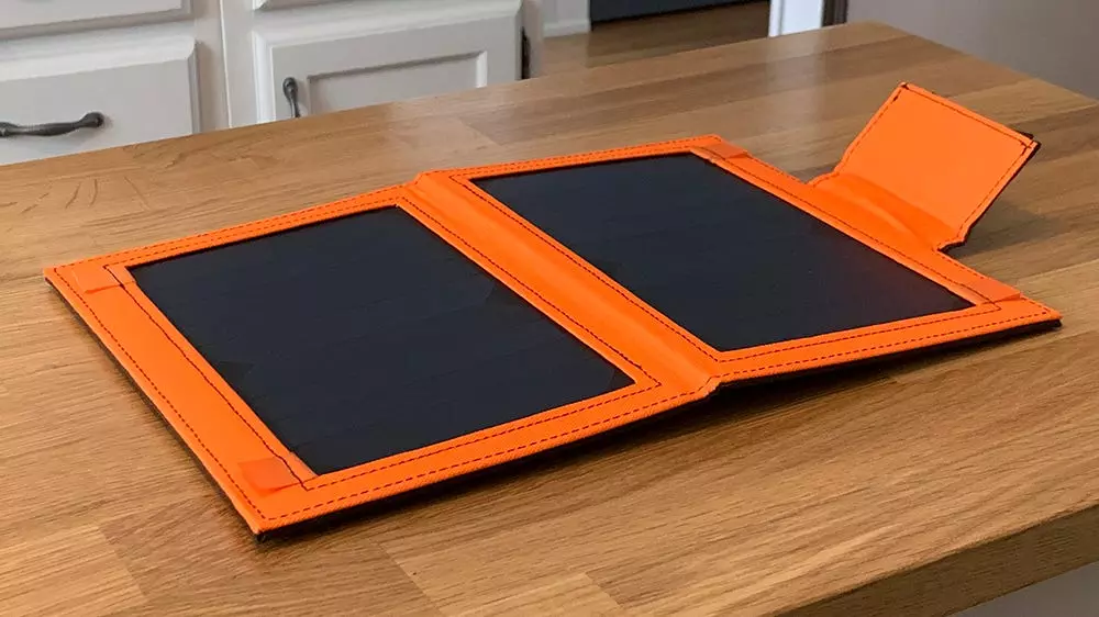 iClever Solar Charger & Battery Pack Review: Wall Plugs менен коштошуңуз