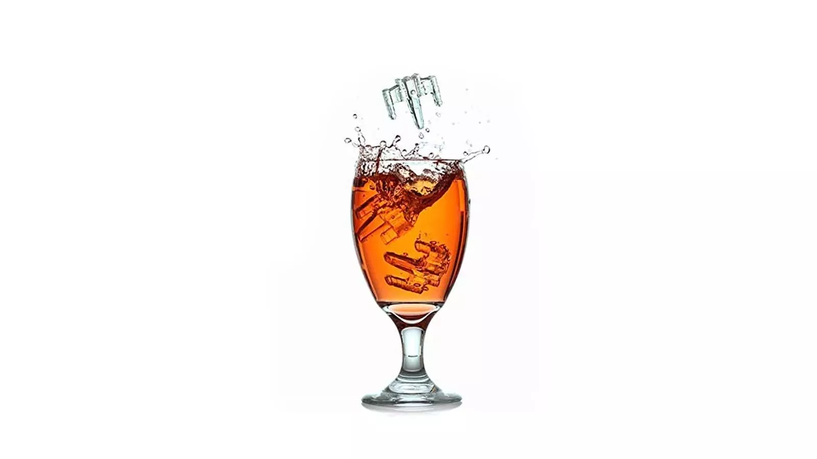 Geriausios naujovės ledo kubelių formelės, skirtos neįprastiems kokteiliams ir gėrimams