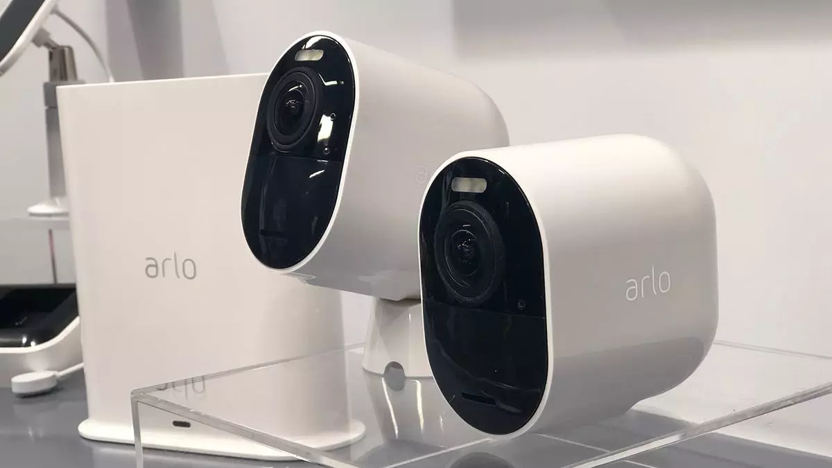 Arlo Ultra pille çalışan kamera