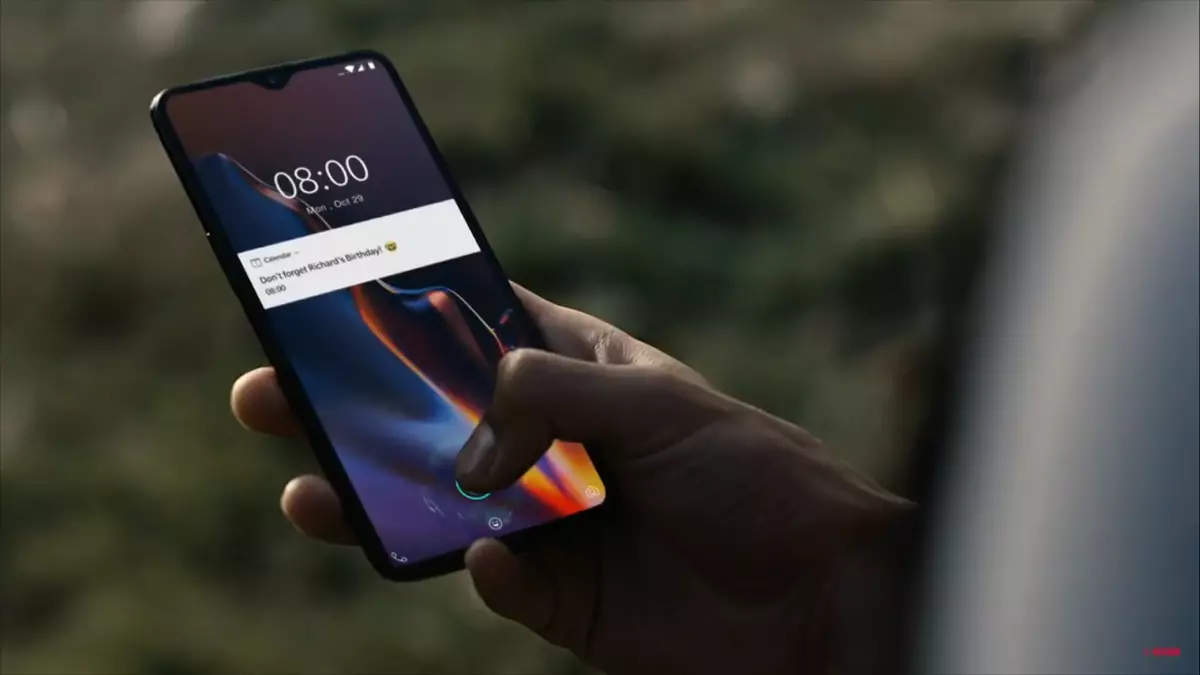 OnePlus 6T пропонує зчитувач відбитків пальців на дисплеї та флагманські характеристики за 550 доларів 9510_1