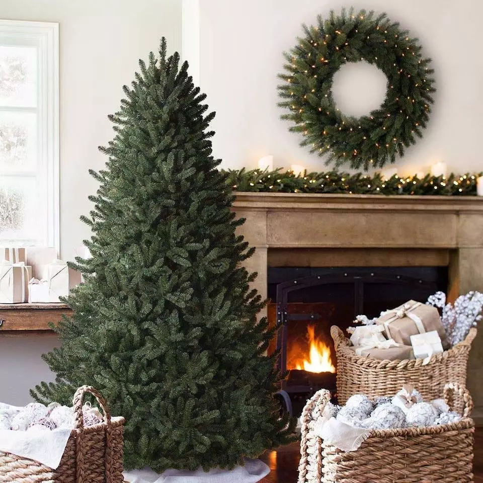 Parhaat keinotekoiset joulukuuset, jotka voit ostaa täydelliseksi puuksi vuodesta toiseen 9513_2