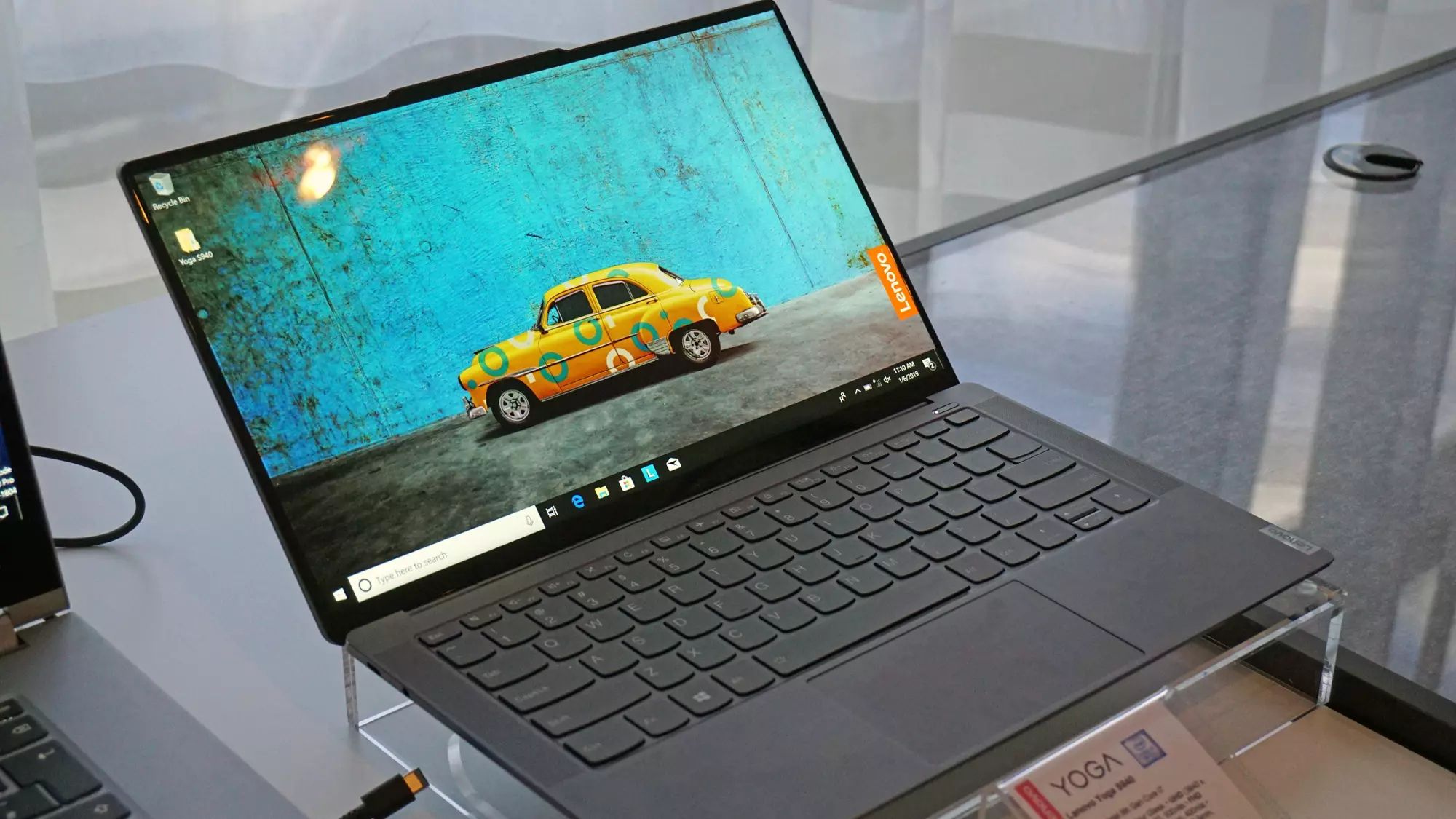 Ang Lenovo Yoga S940 Gipalapad ang Brand sa Yoga sa Mga Kombensyonal nga Laptop