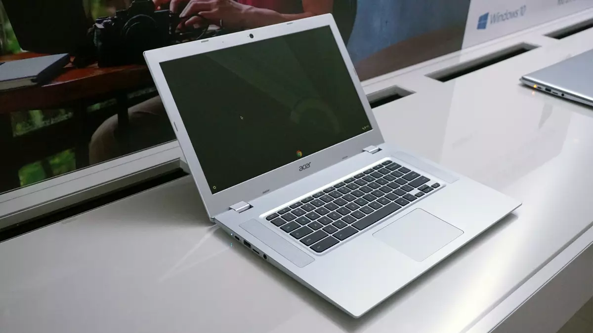 Ny Chromebook vaovao an'i Acer dia mora, lehibe, ary iray amin'ireo voalohany nampandeha processeur AMD 9554_1