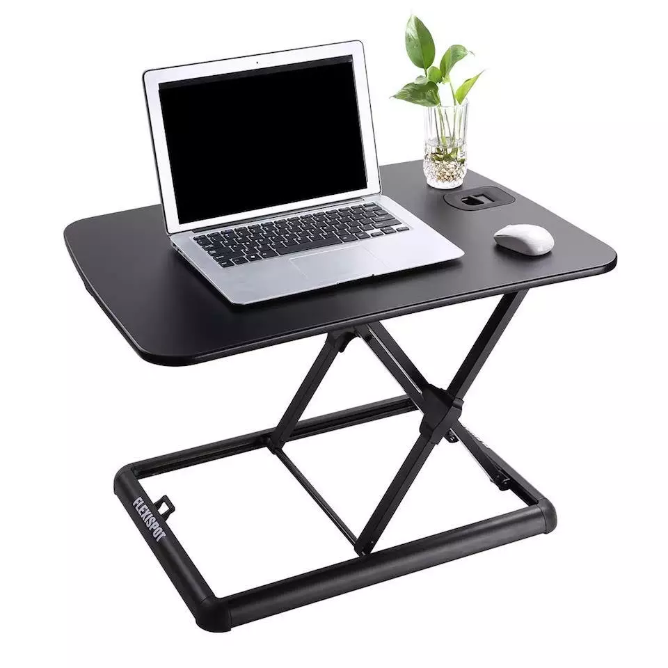 Najlepsze konwertery i podstawki na biurko do pracy na siedząco/stojąco na tradycyjne biurko 9572_5