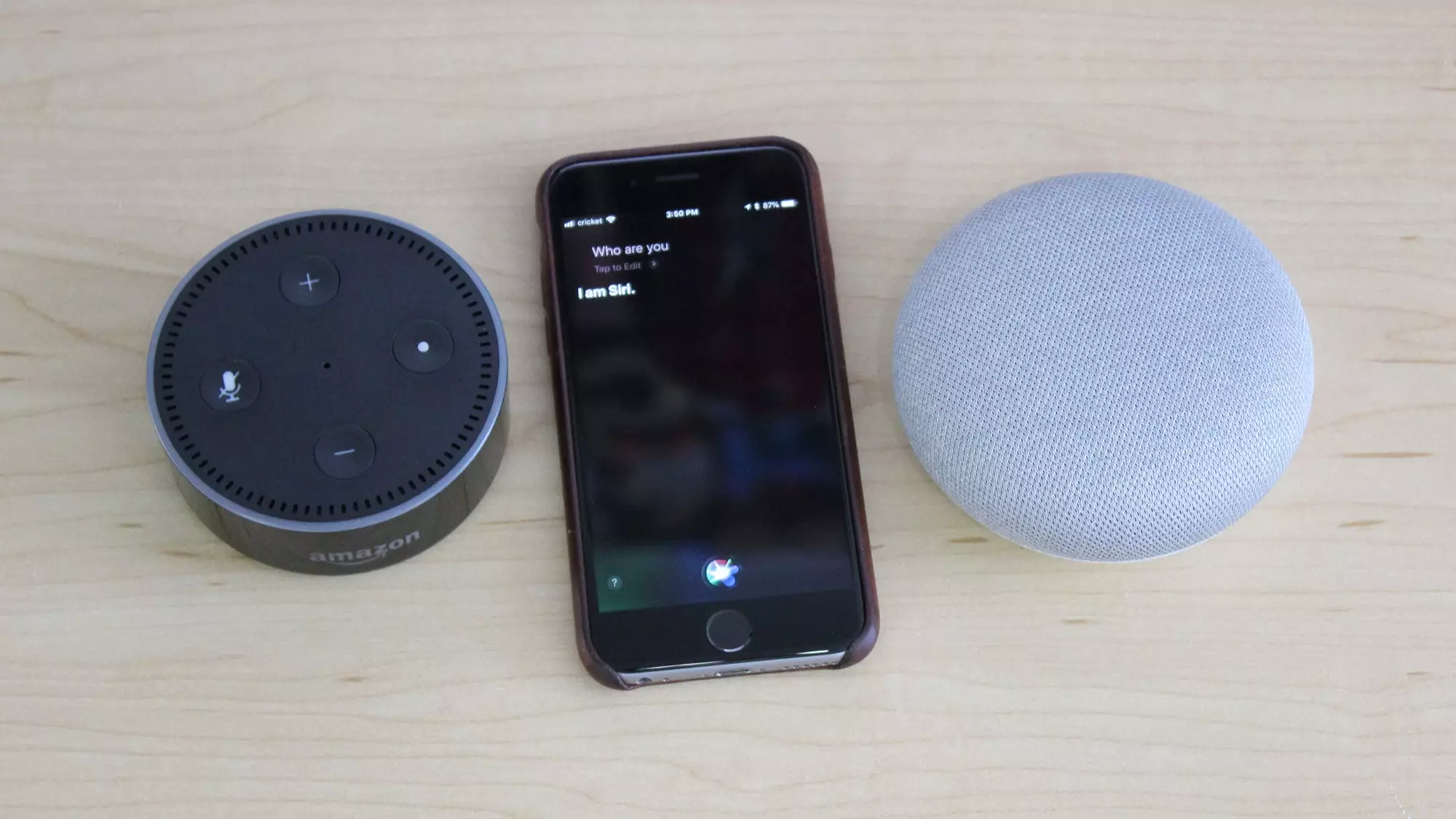 Alexa vs Google Assistant vs Siri: Eng virwëtzeg Fro Gesiicht Off