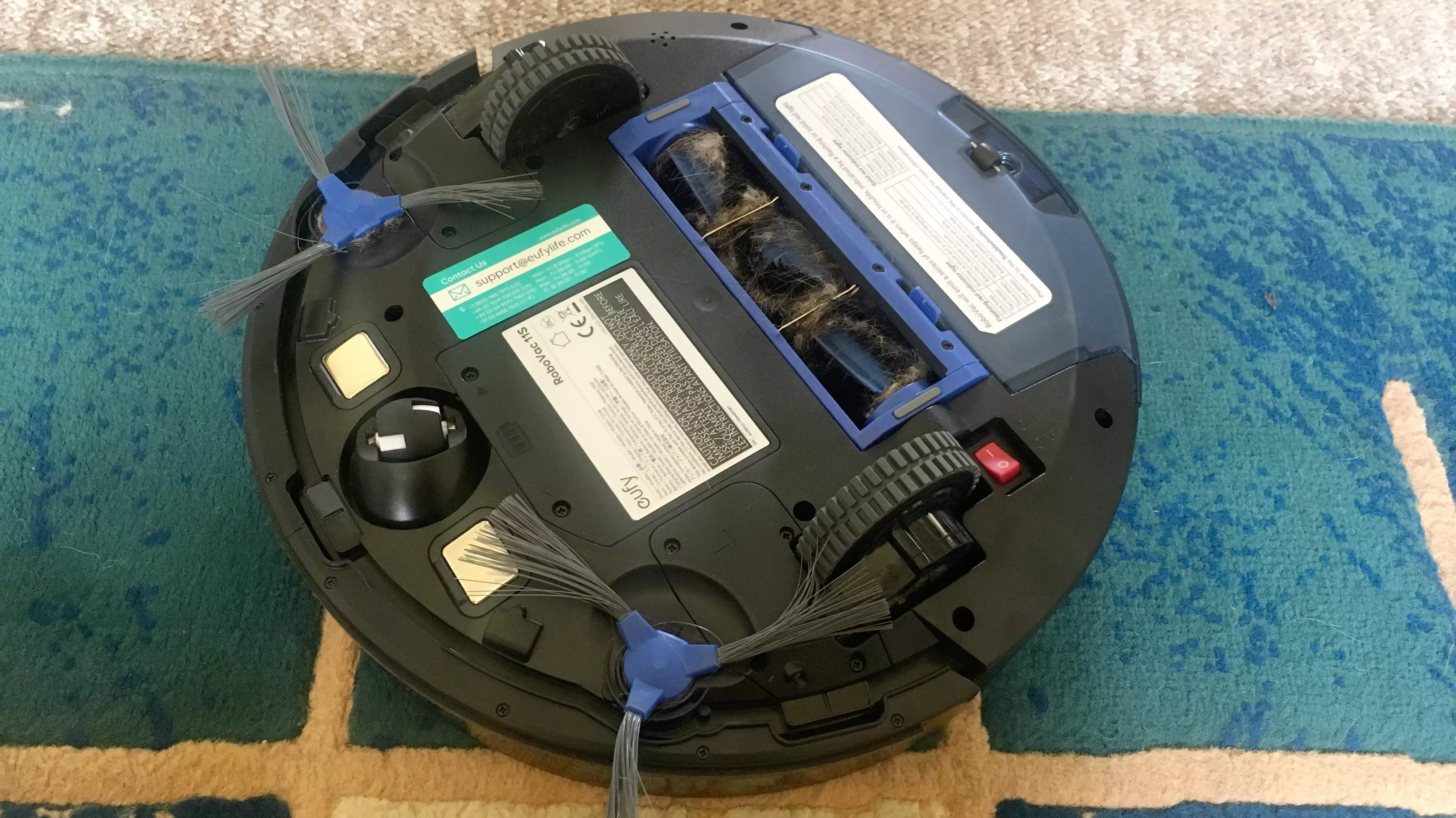 eufy BoostIQ RoboVac 11S Review: Isang Praktikal (Kung Hindi Partikular na Matalino) Robotic Vacuum 9705_5