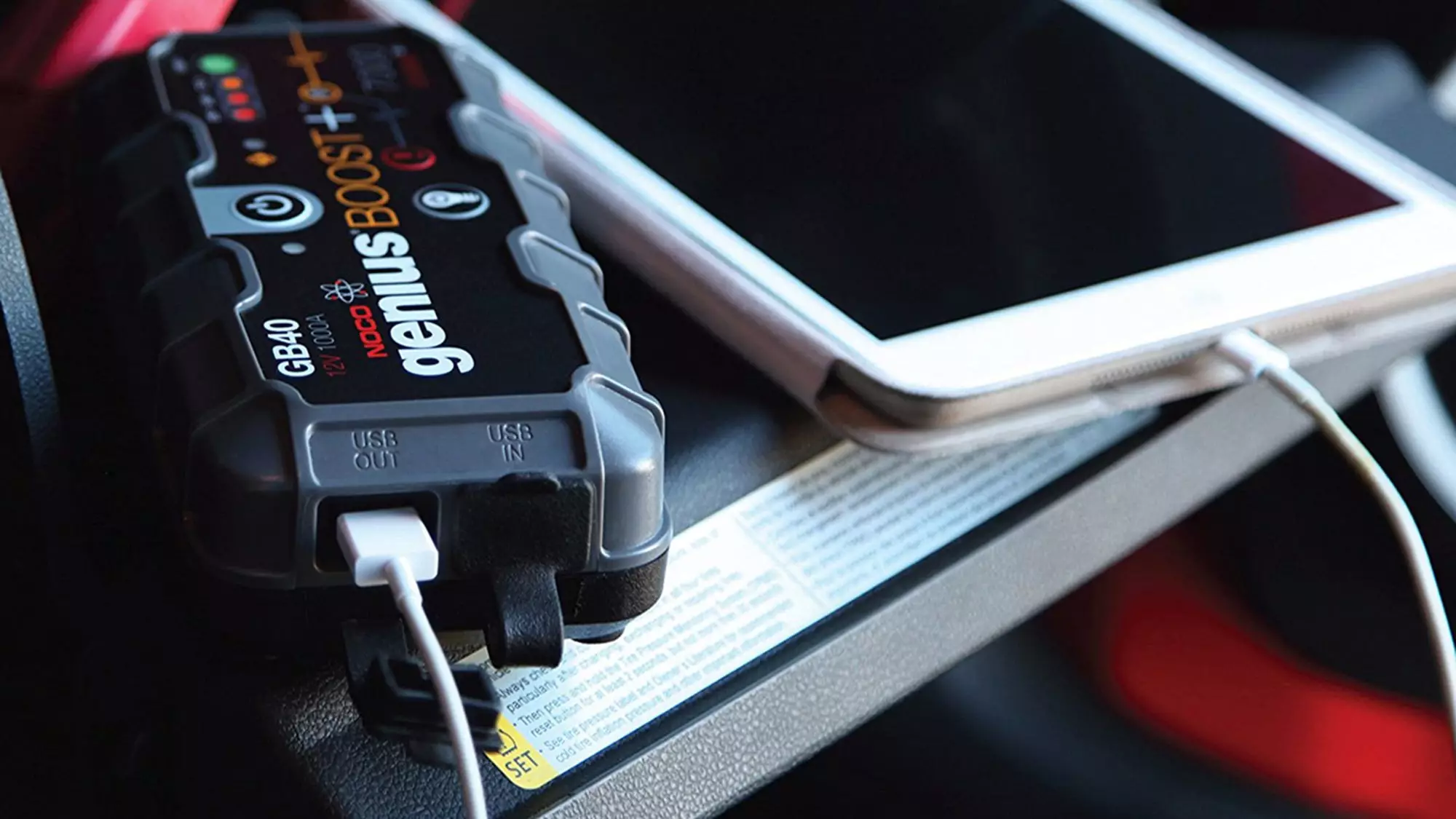 अपनी कार शुरू करने के लिए सर्वश्रेष्ठ बैटरी पैक (और फोन, भी)