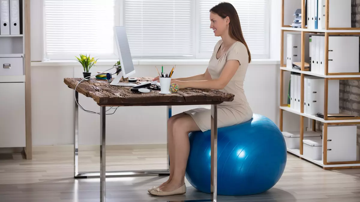 Najlepsze alternatywy dla krzeseł biurowych 9930_1